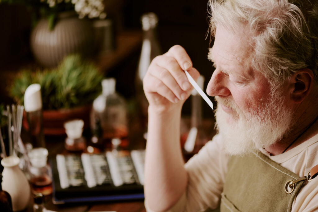 Essential Oil Blending Secrets: Create Perfect Combinations Every Time ...